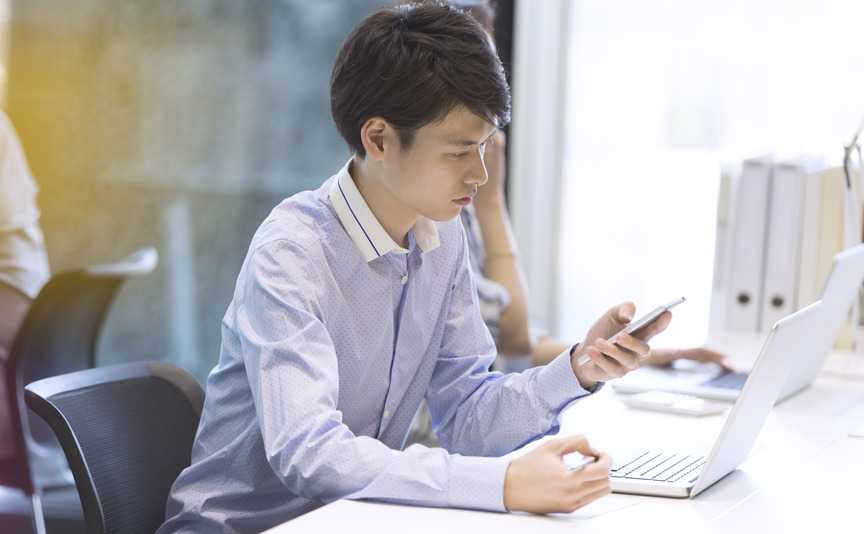 報告・連絡・相談は、社会人としての基本マナー。 社内ビジネスマナーの30の基本 Happylifestyle