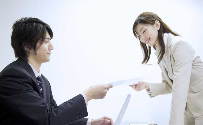 報告・連絡・相談は、社会人としての基本マナー。 社内ビジネスマナーの30の基本 Happylifestyle